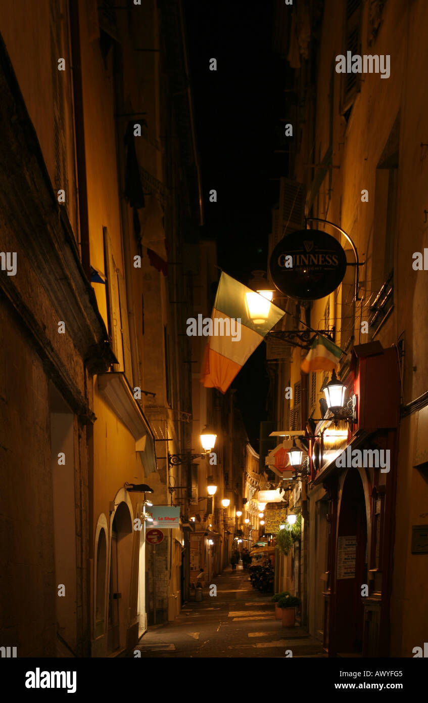 Irish pub in france hi-res stock photography and images - Alamy