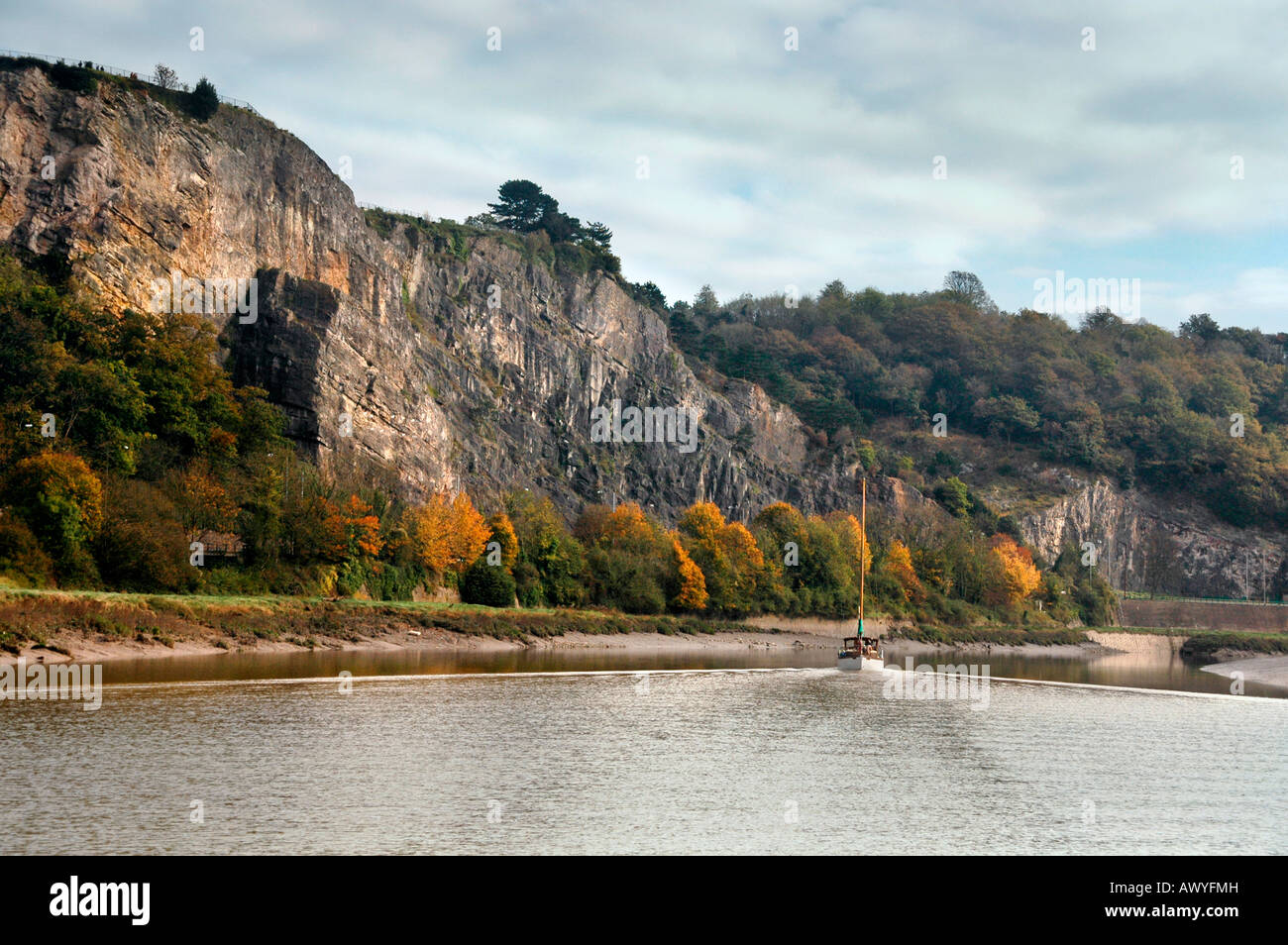 A boat sails down the Avon gorge heading towards the docks of Bristol ...