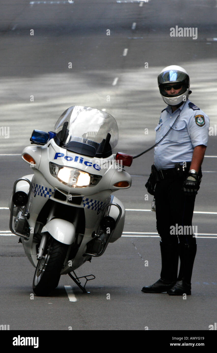 Sydney policeman hi-res stock photography and images - Alamy