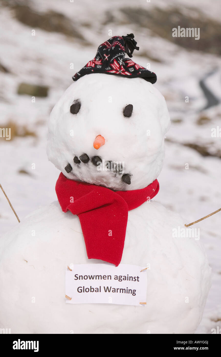 Protest global warming snowman hi-res stock photography and images - Alamy