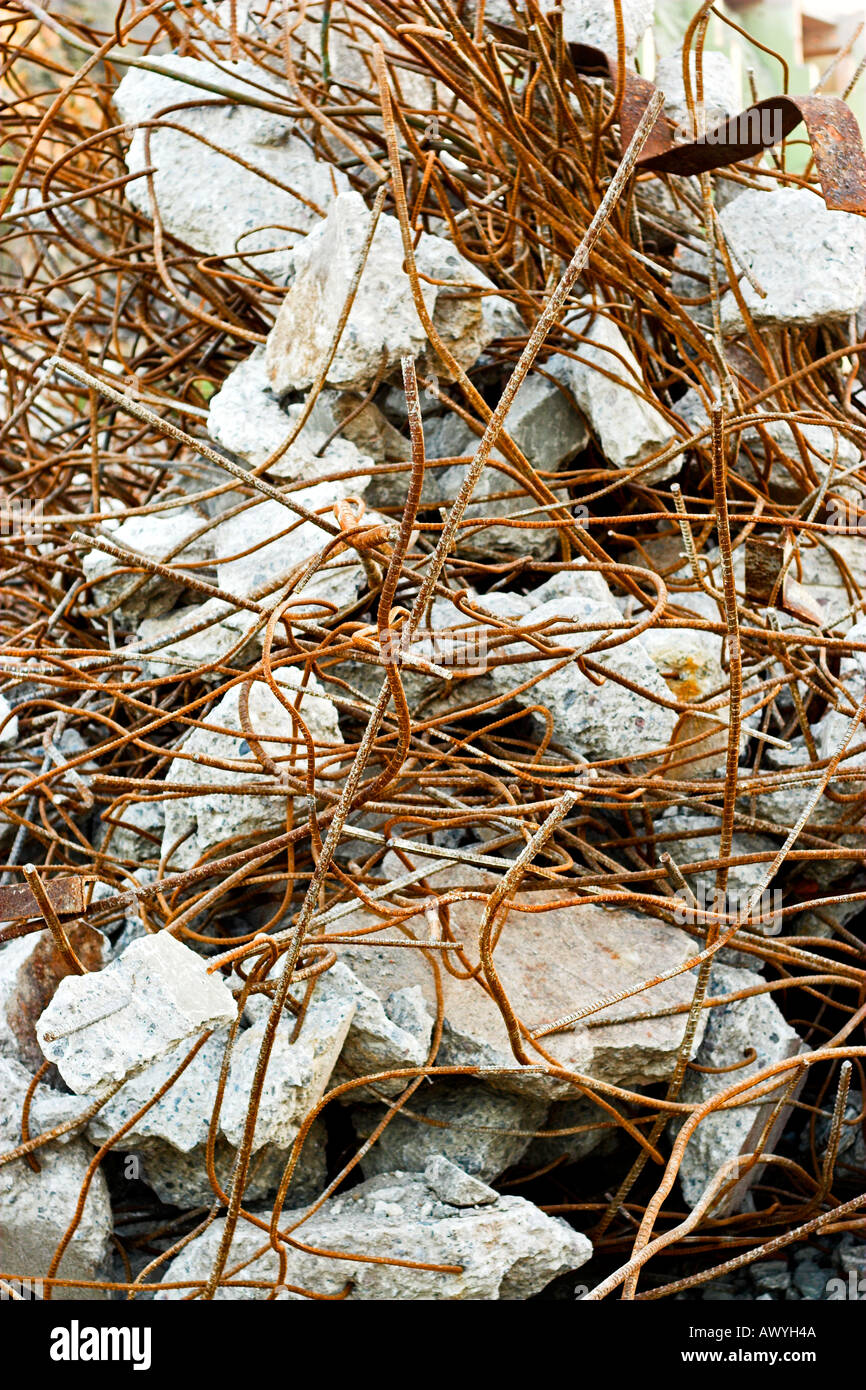 Twisted reinforced concrete rubble Stock Photo - Alamy