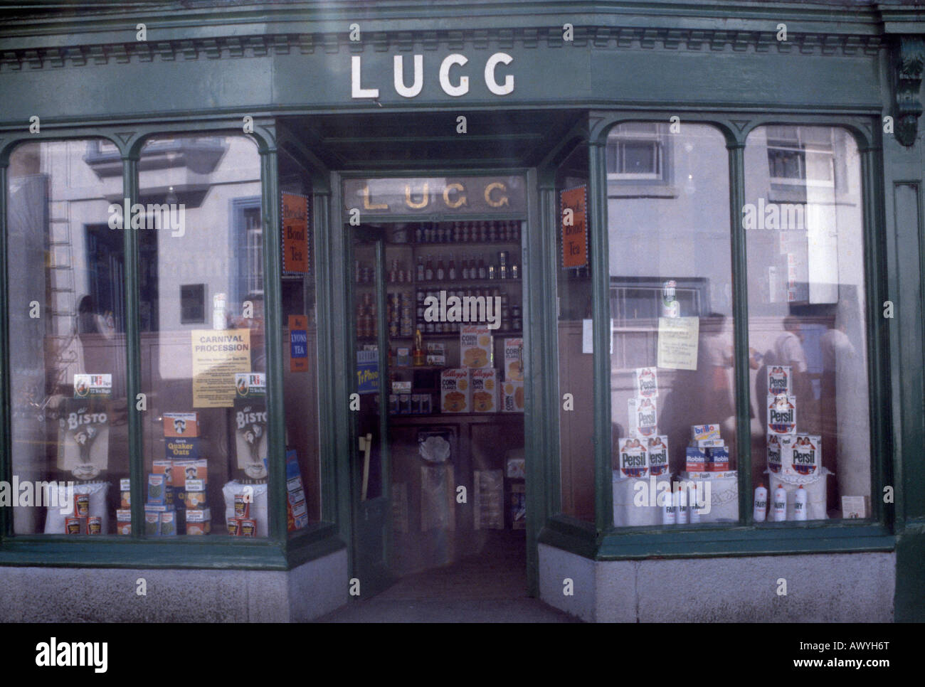 Exterior of old fashioned traditional grocery shop Stock Photo - Alamy