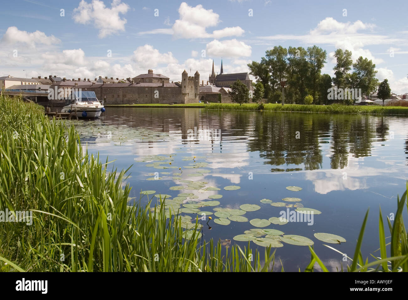 Castle river enniskillen hi-res stock photography and images - Alamy