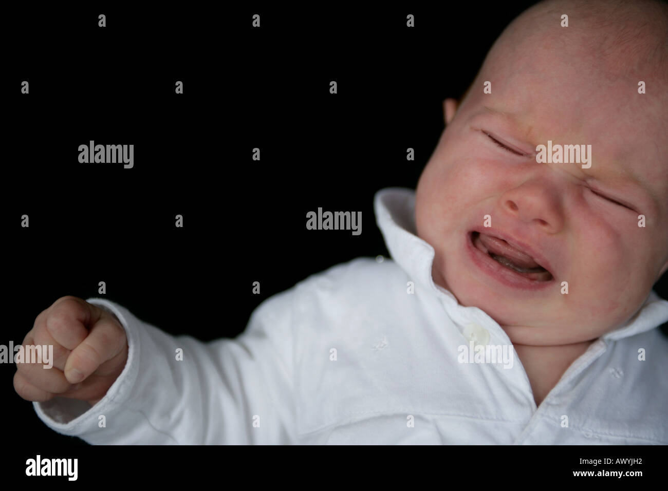 New born baby crying head hi-res stock photography and images - Alamy