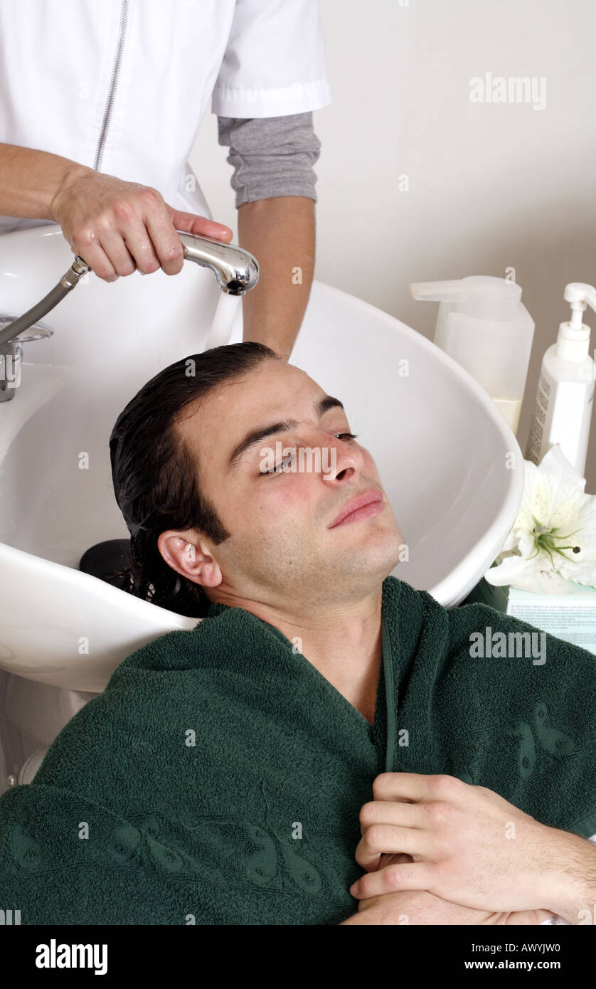 Hair being washed lifestyle hi-res stock photography and images - Alamy