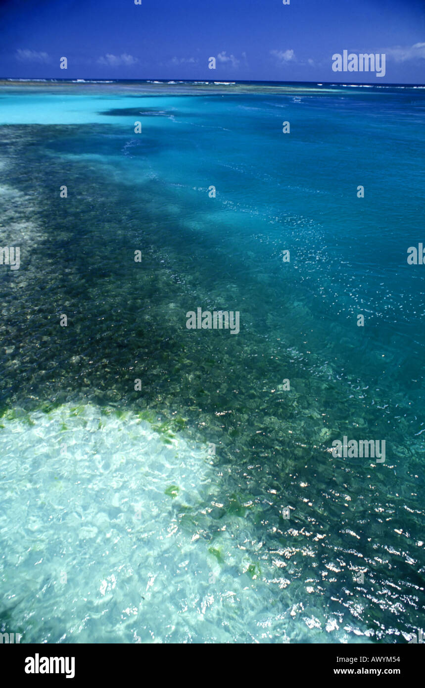 Outer reef zone hi-res stock photography and images - Alamy
