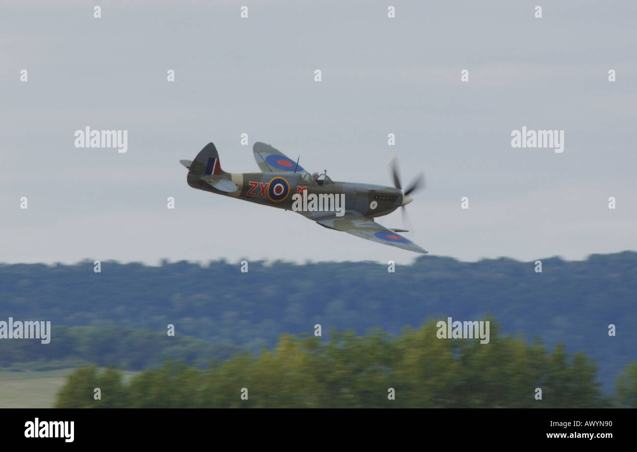 Spitfire in flight Stock Photo - Alamy