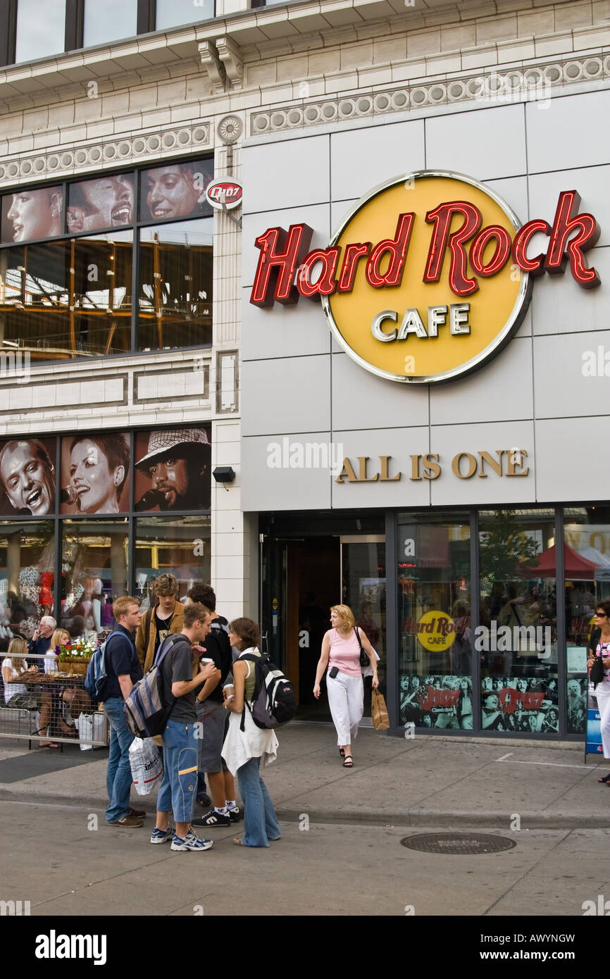 Toronto dining out hi-res stock photography and images - Alamy