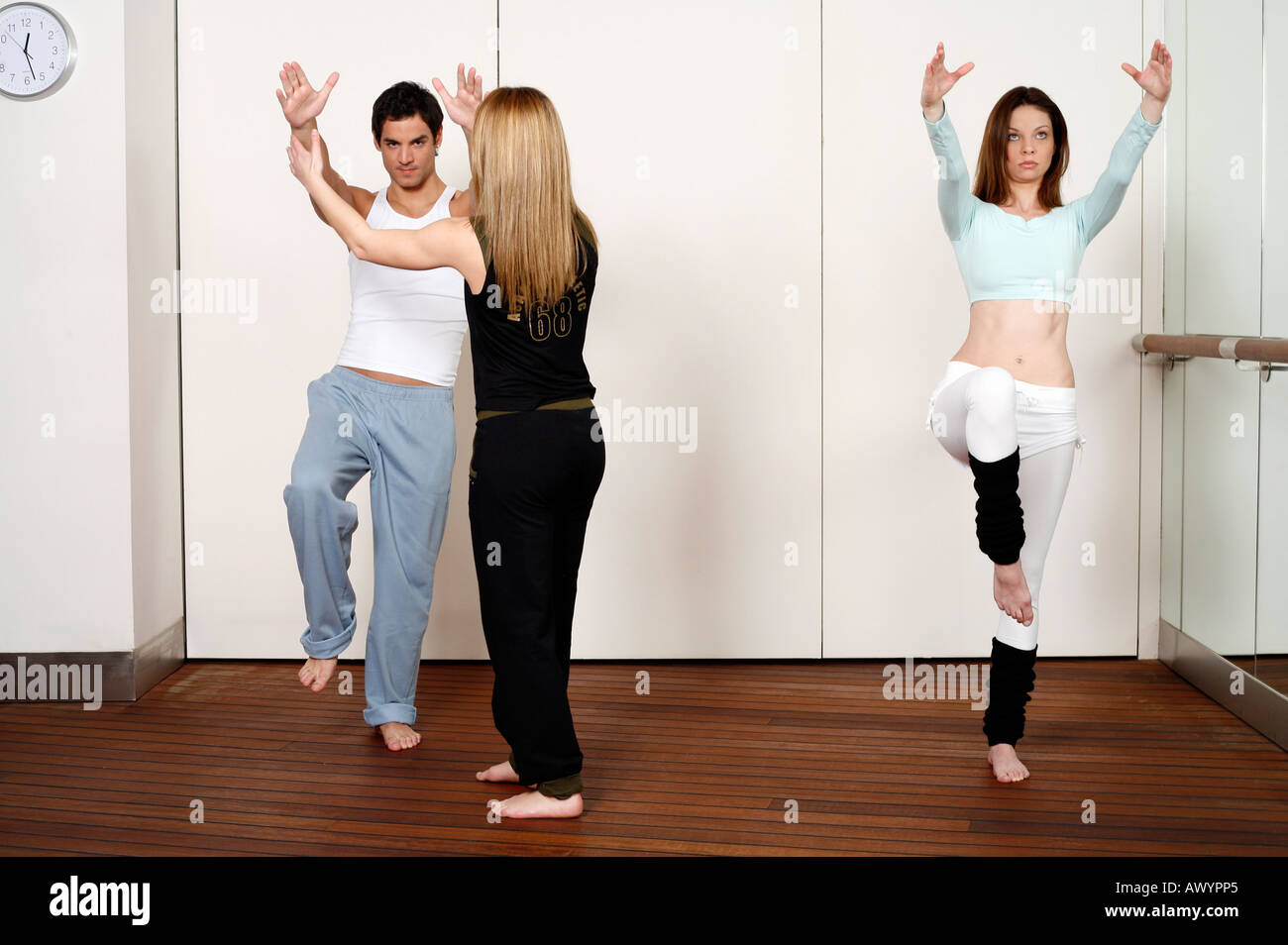 Woman students boxing class hi-res stock photography and images - Alamy