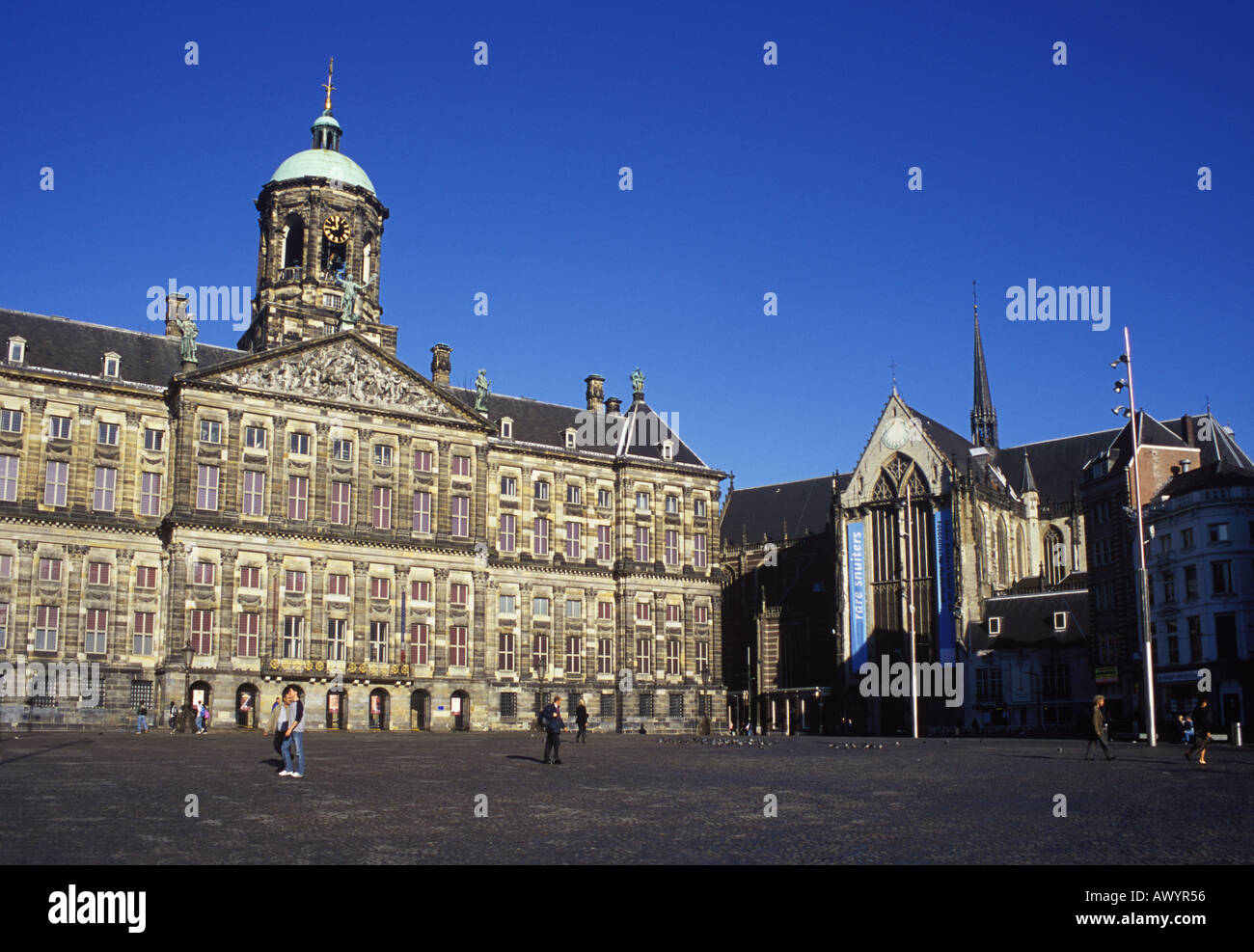 Dam square central station amsterdam hi-res stock photography and ...