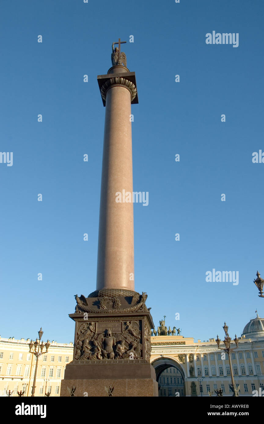 alexander column in palace square saint petersburg, russia Stock Photo ...