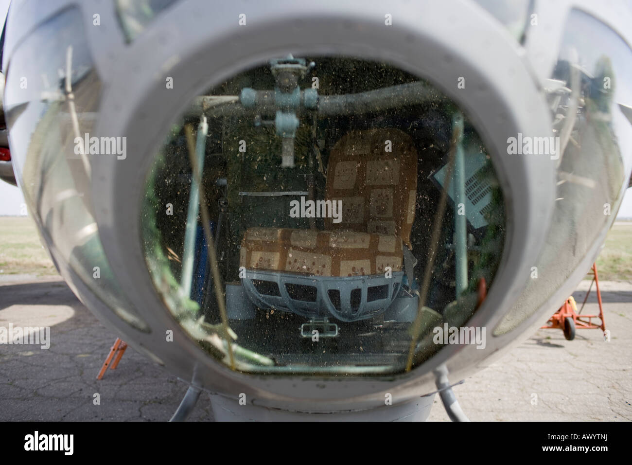 Airplane target hi-res stock photography and images - Alamy