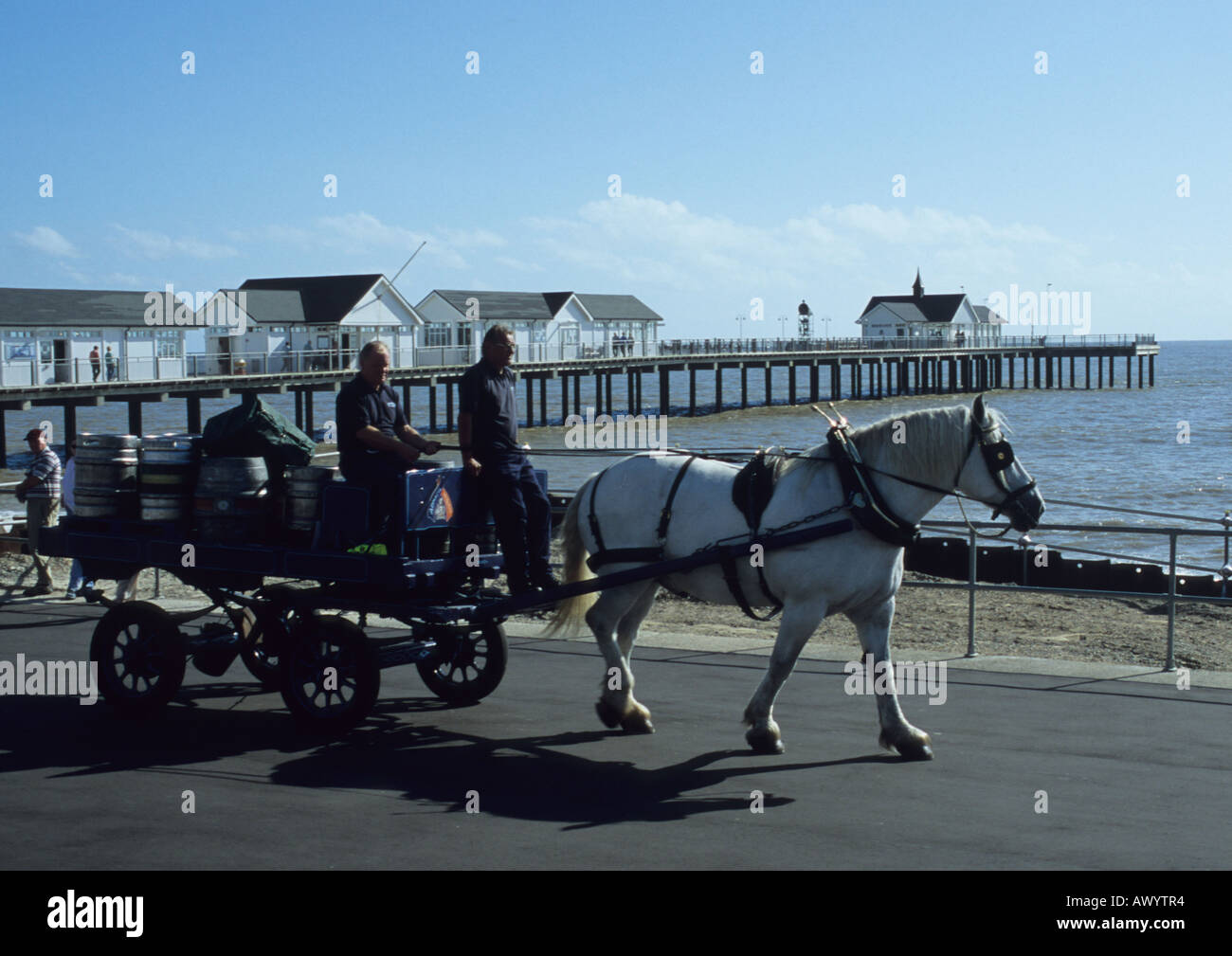 Brewery horse cart hi-res stock photography and images - Alamy
