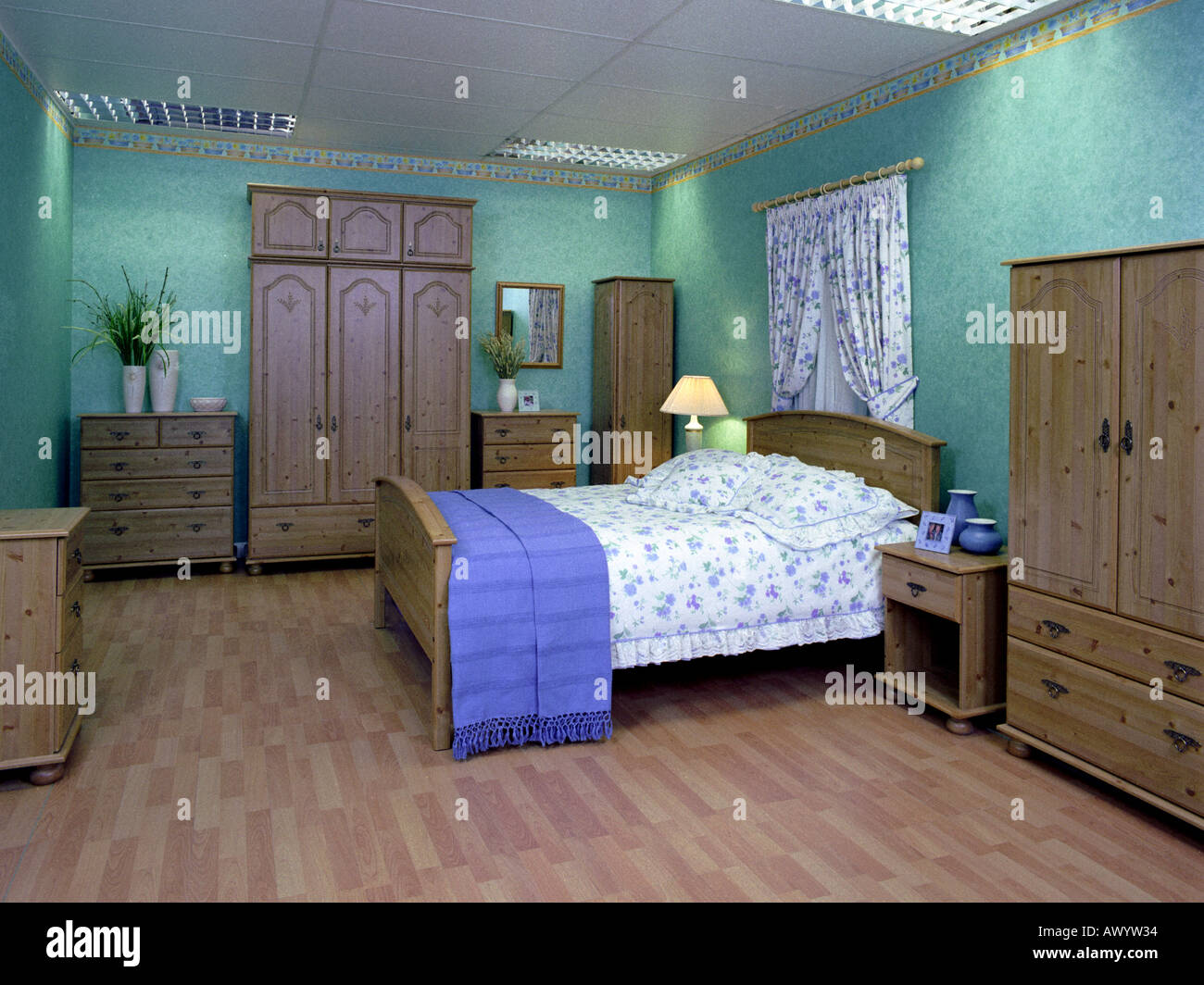 Double Bed in bedroom setting Stock Photo - Alamy