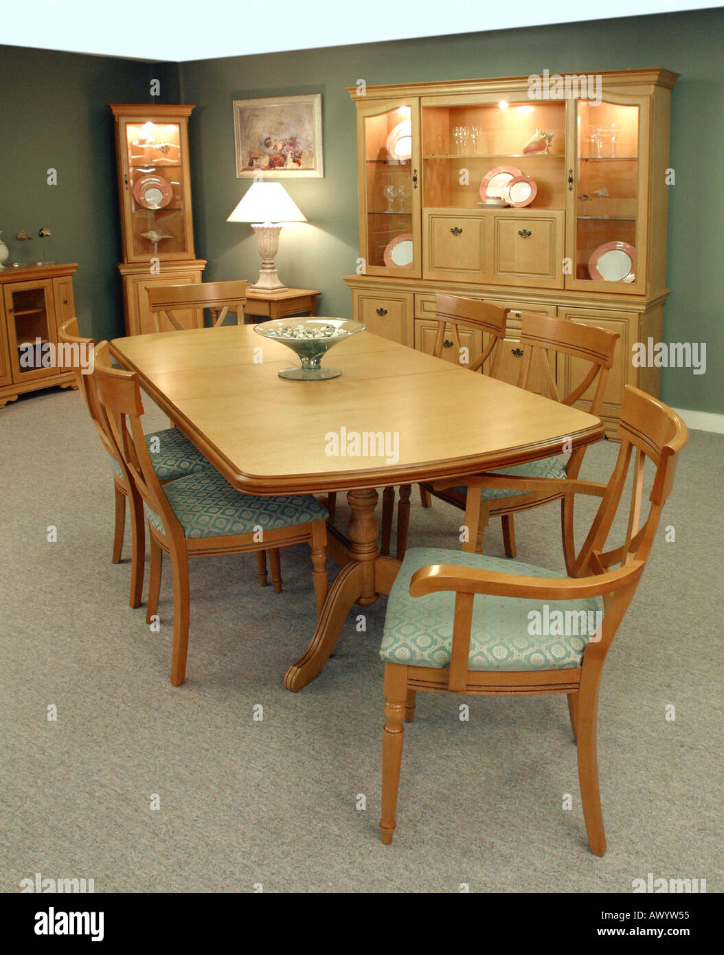 Dining Room Table and chairs on display in store Stock Photo - Alamy