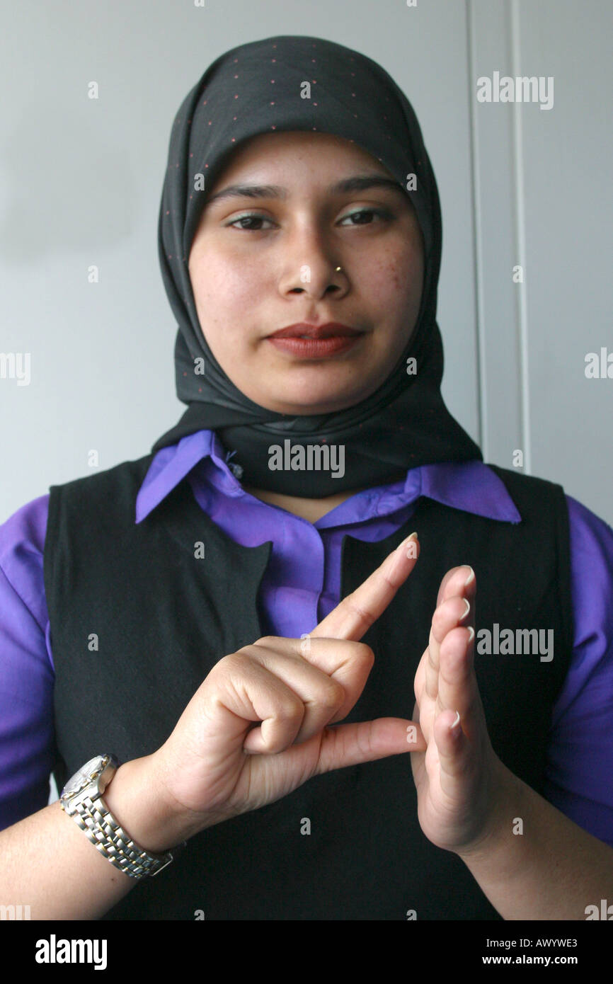 Deaf people signing hi-res stock photography and images - Alamy