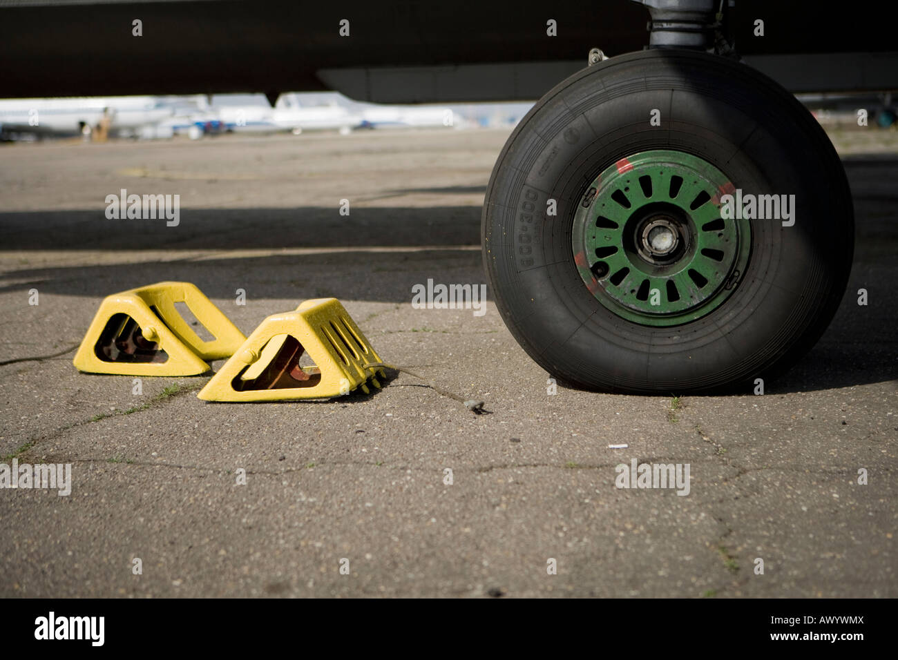 detail of an airplane wheel Stock Photo - Alamy
