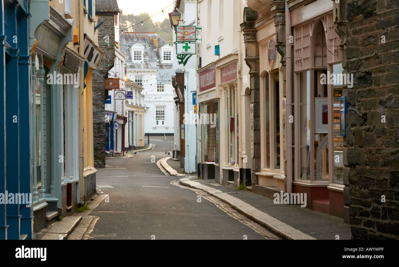 Typical street with houses in cornwall hi-res stock photography and ...