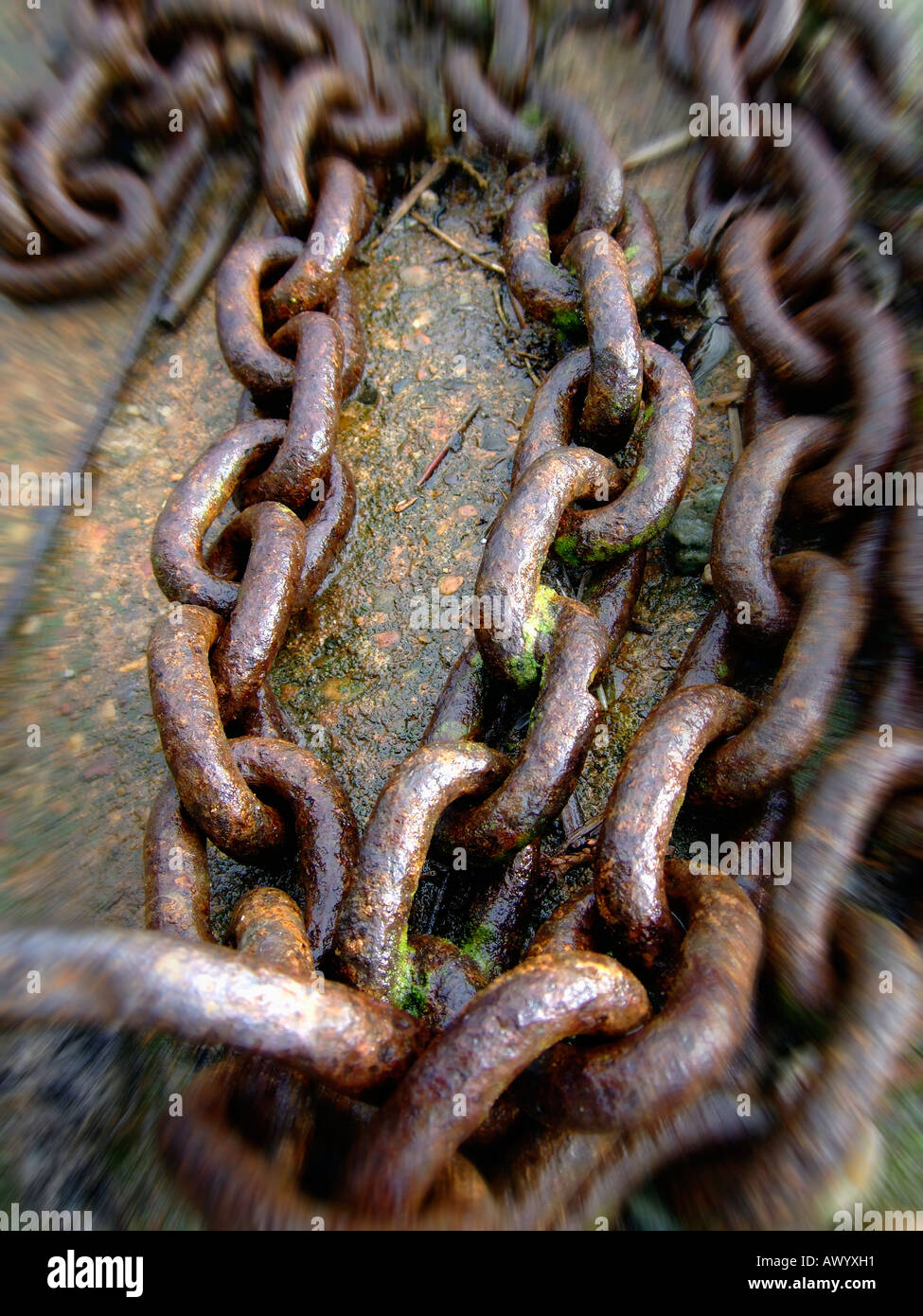 Connected chains hi-res stock photography and images - Alamy