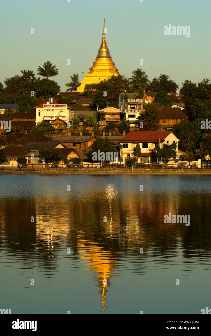 Wat Jom Kham reflected in Naung Tung Lake, Kengtung, Myanmar (Burma Stock Photo - Alamy