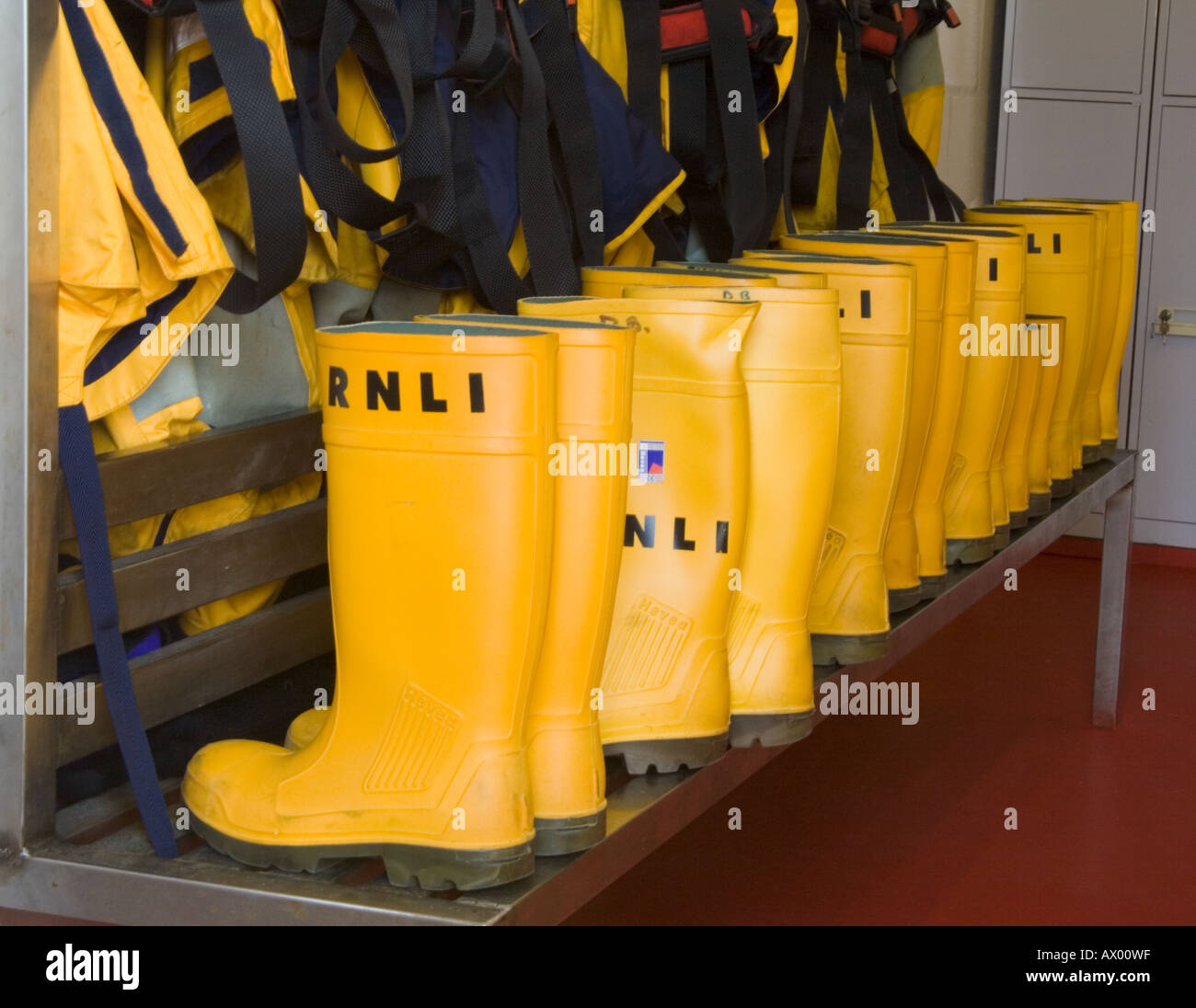 Ready service locker hi-res stock photography and images - Alamy