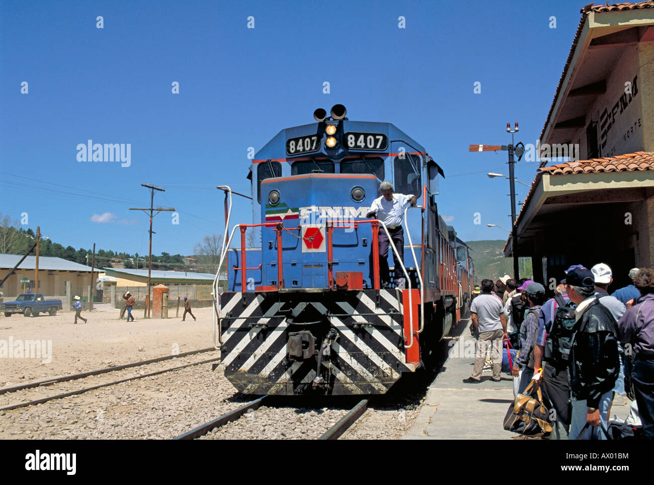 Elk144 1423 Mexico Copper Canyon Chihuahua al Pacifico RR train and ...