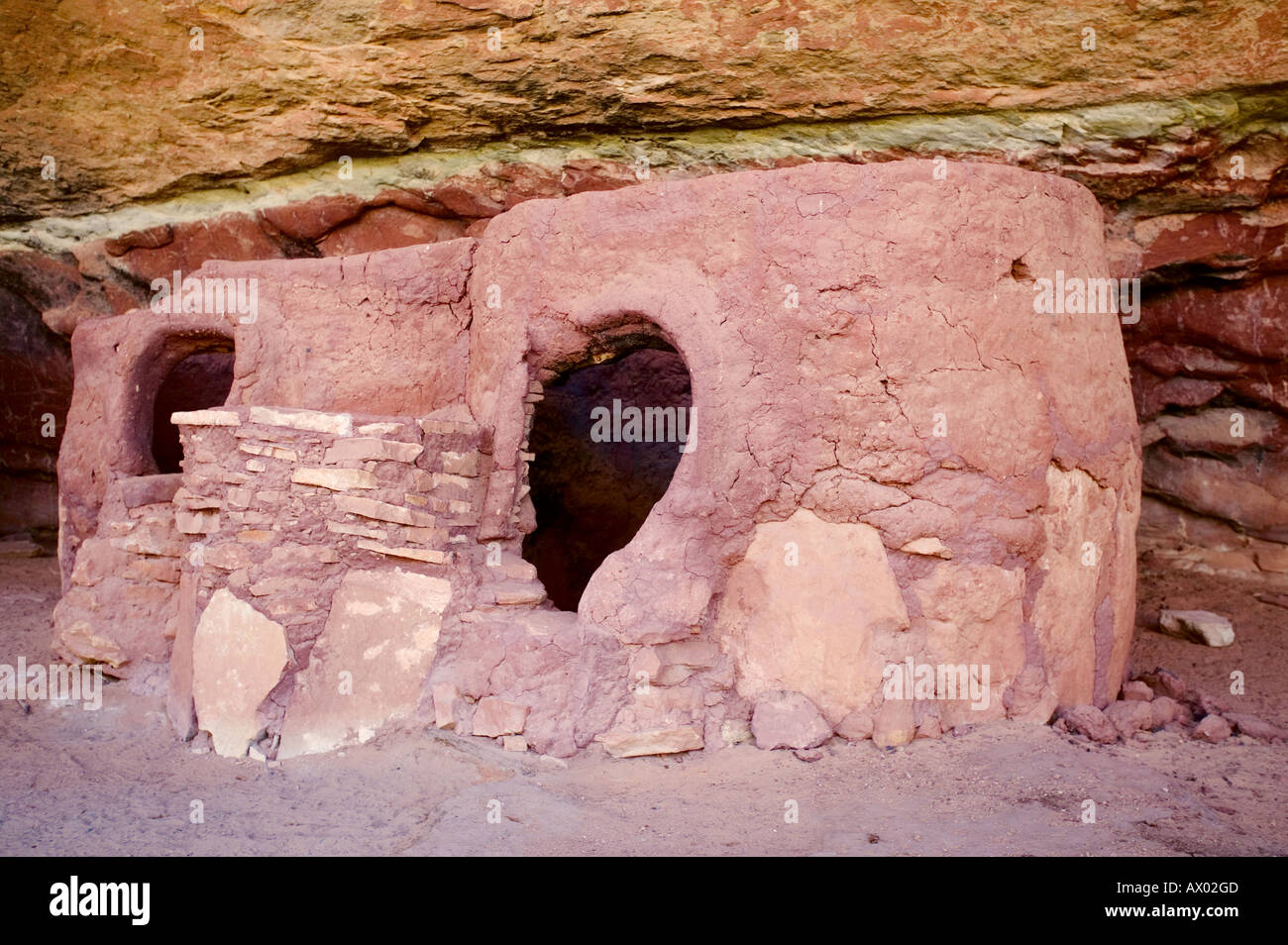 Cave Dwelling Ruins Stock Photo - Alamy