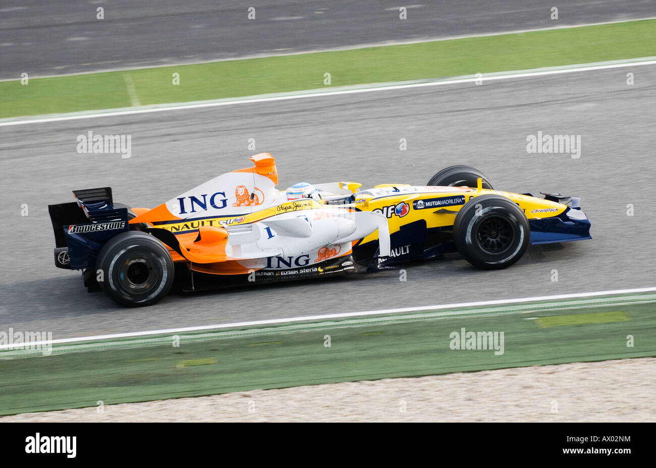 Fernando Alonso in the Renault Formula 1 racecar in Feb. 2008 Stock ...