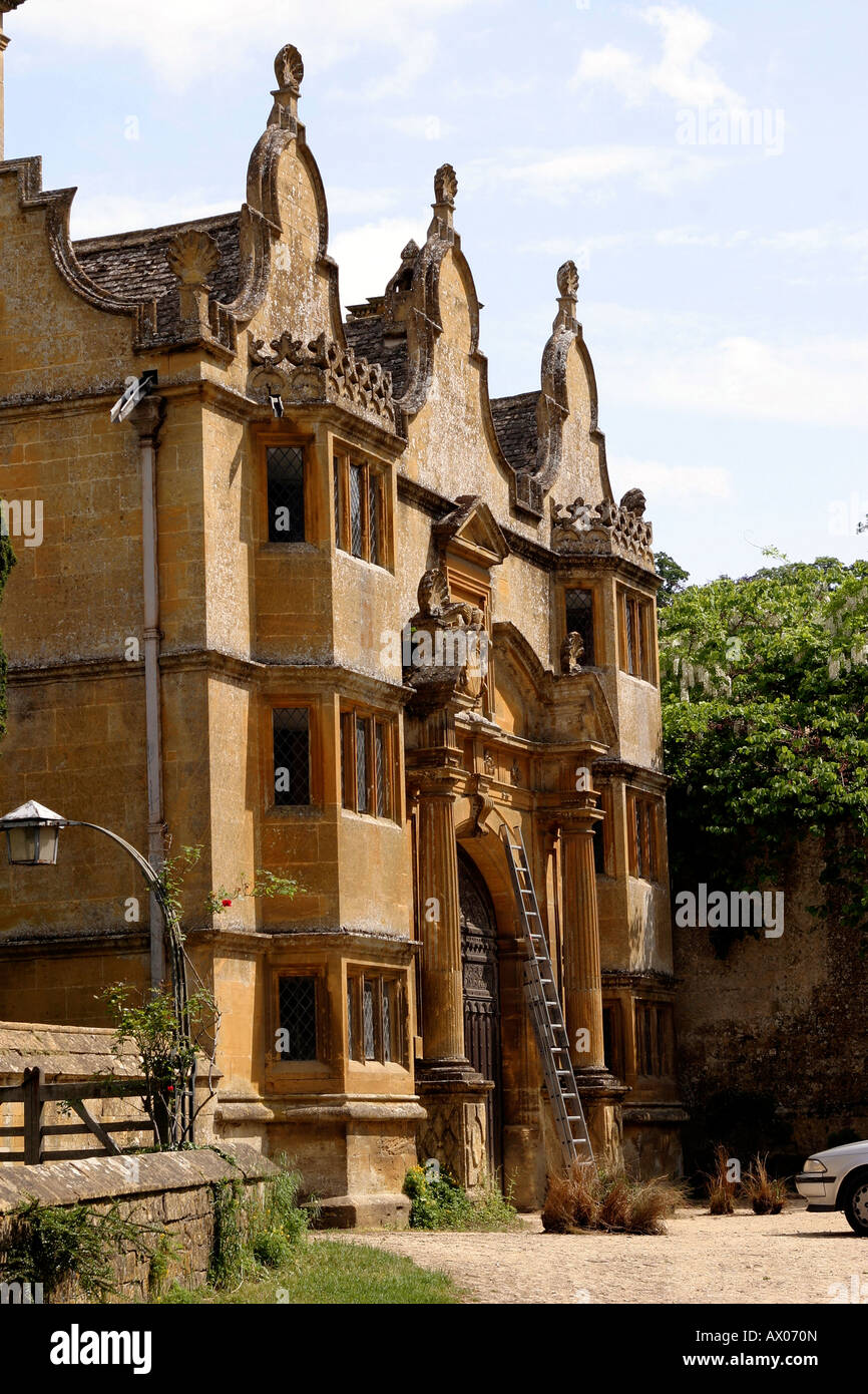 Gate house gatehouse entrance hi-res stock photography and images - Alamy