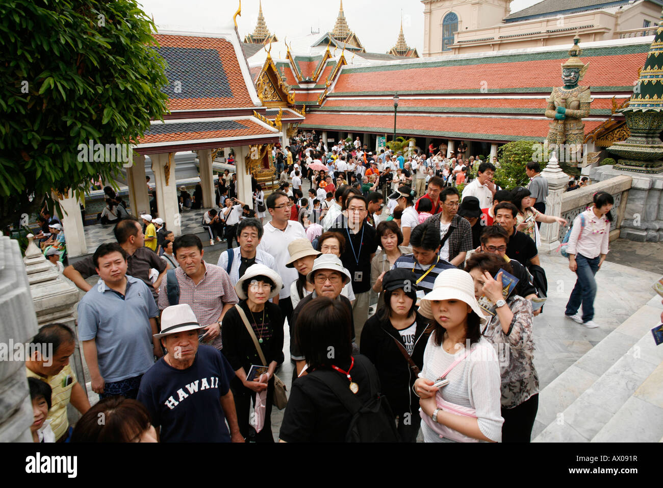 Crowds tourists visit historic hi-res stock photography and images - Alamy
