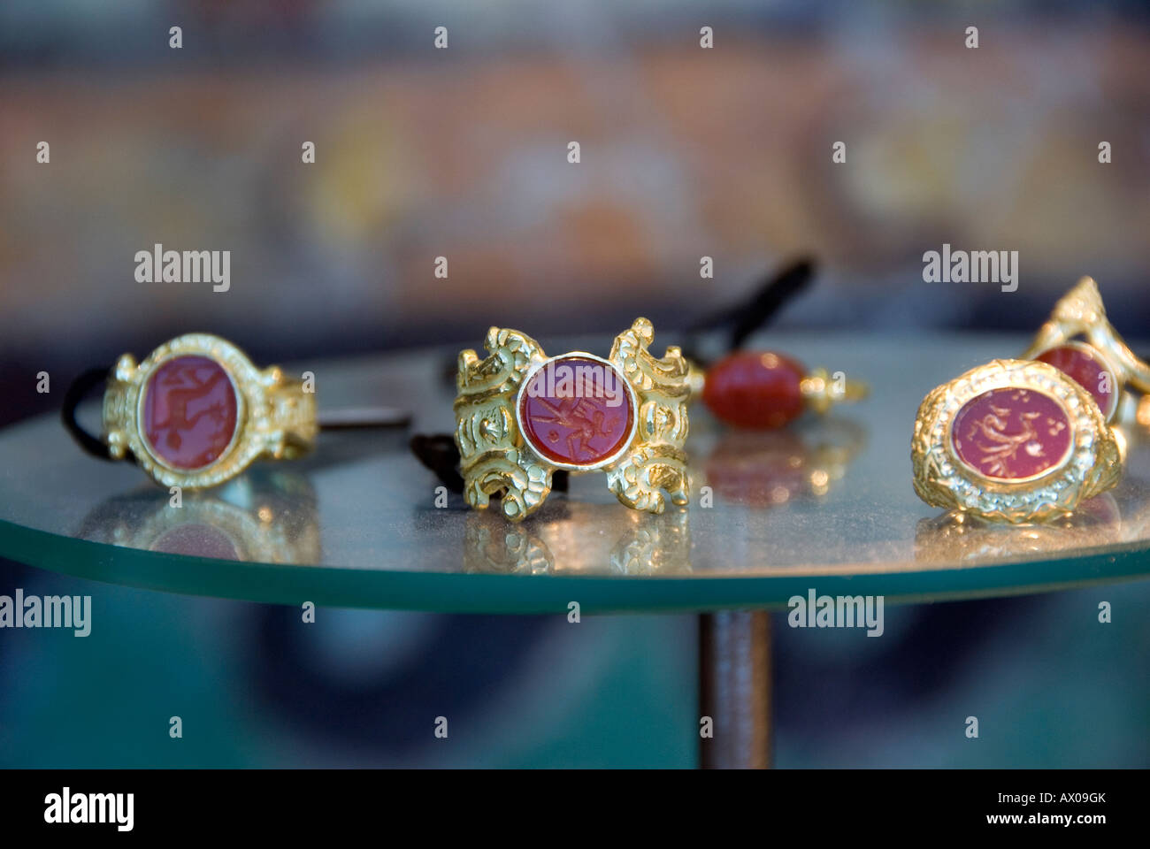 Reproduction gold rings inspired by Etruscan Jewellery, Fabula Etrusca ...