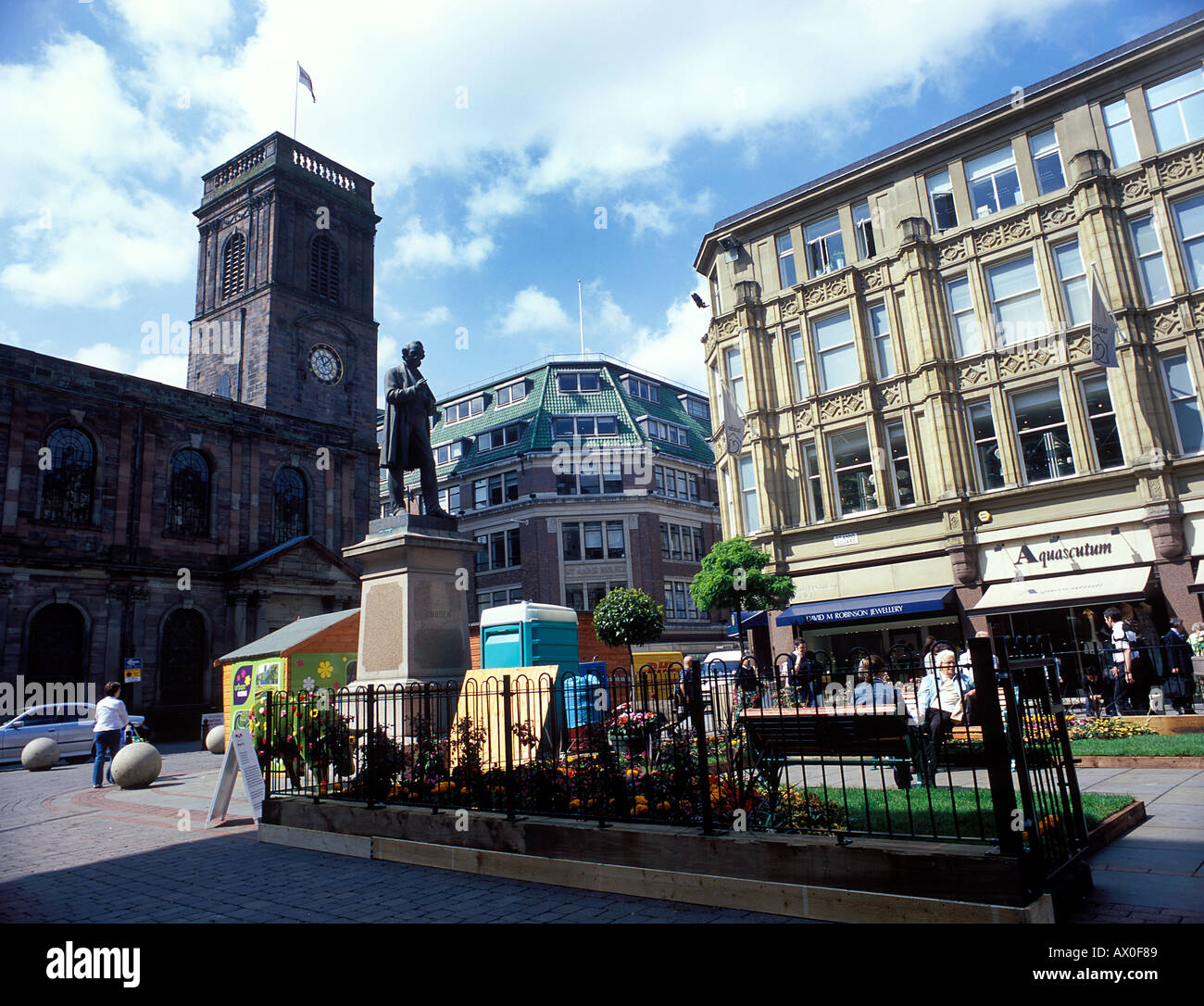Saint anns square manchester uk hi-res stock photography and images - Alamy