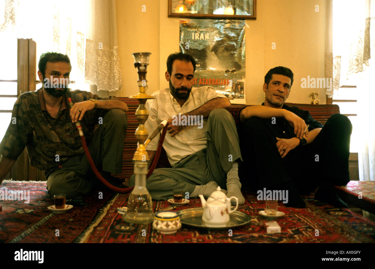 Tehran men hi-res stock photography and images - Alamy