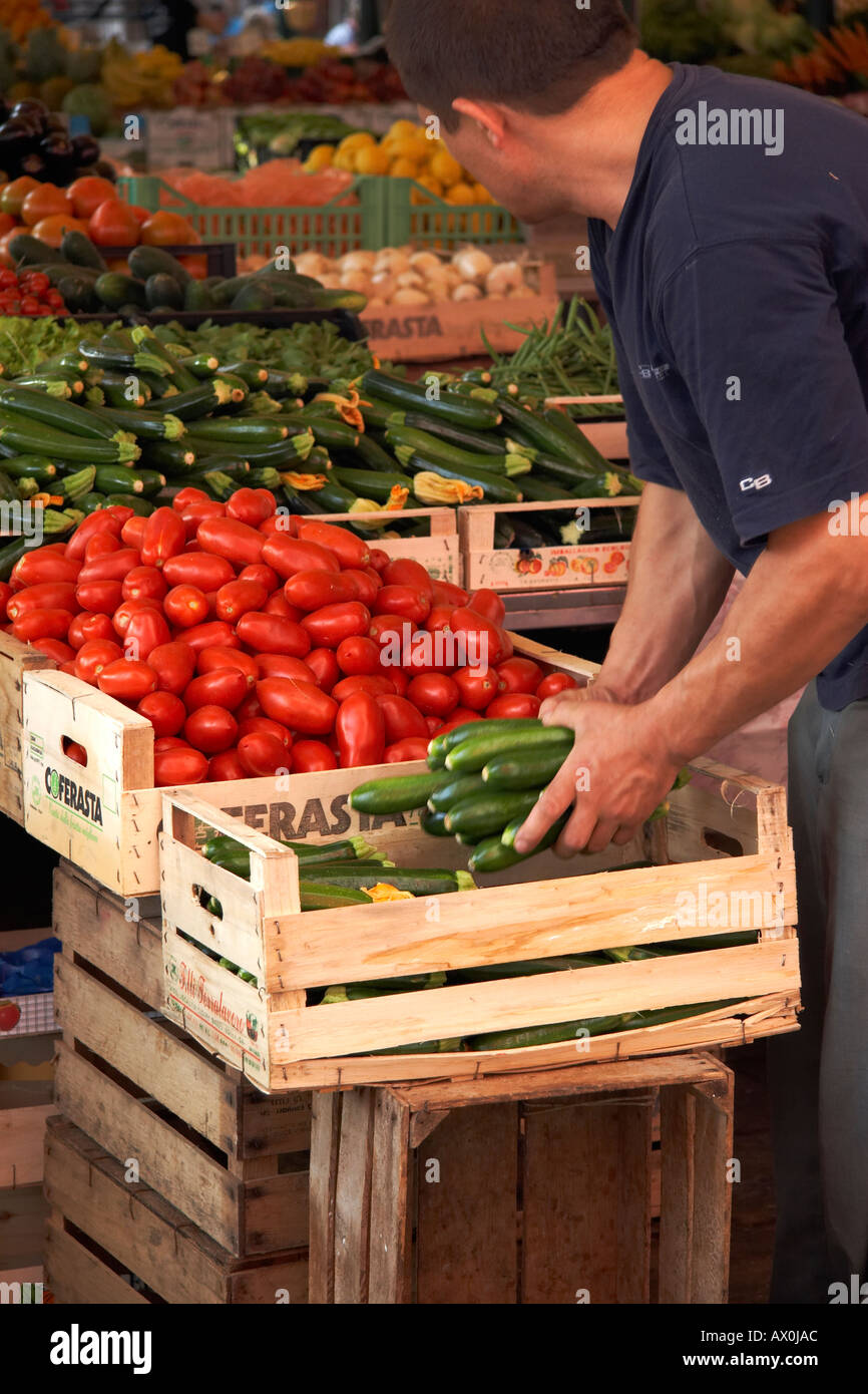 Food stall setup hi-res stock photography and images - Alamy