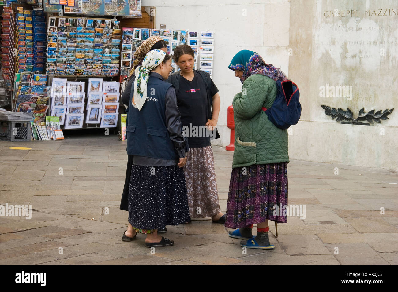 Beggars market hi-res stock photography and images - Alamy