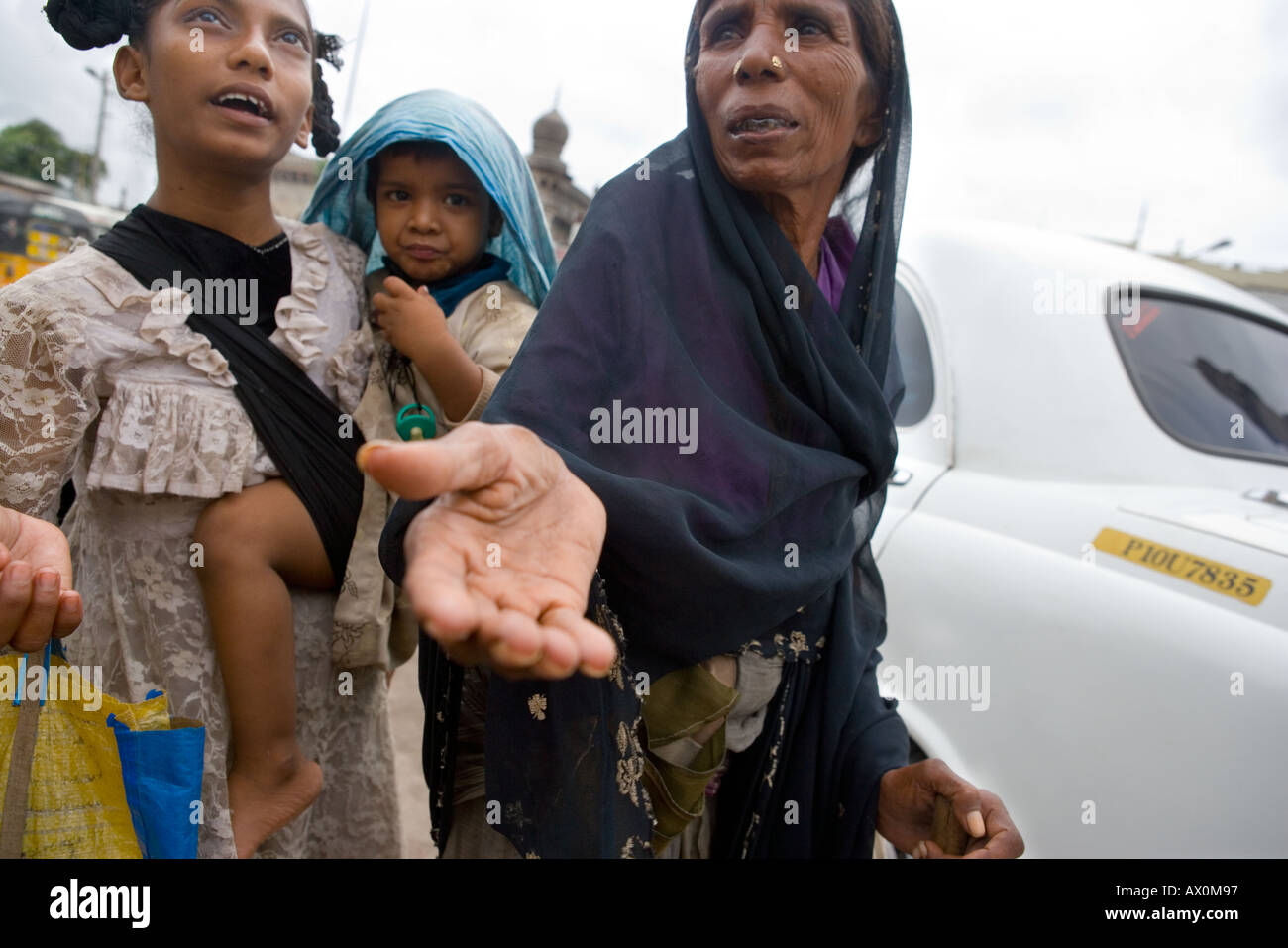 Beggars child hi-res stock photography and images - Alamy