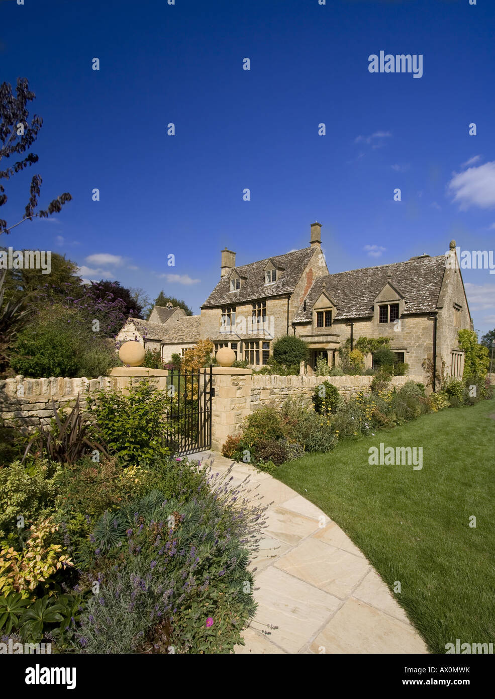 Georgian house exterior hi-res stock photography and images - Alamy
