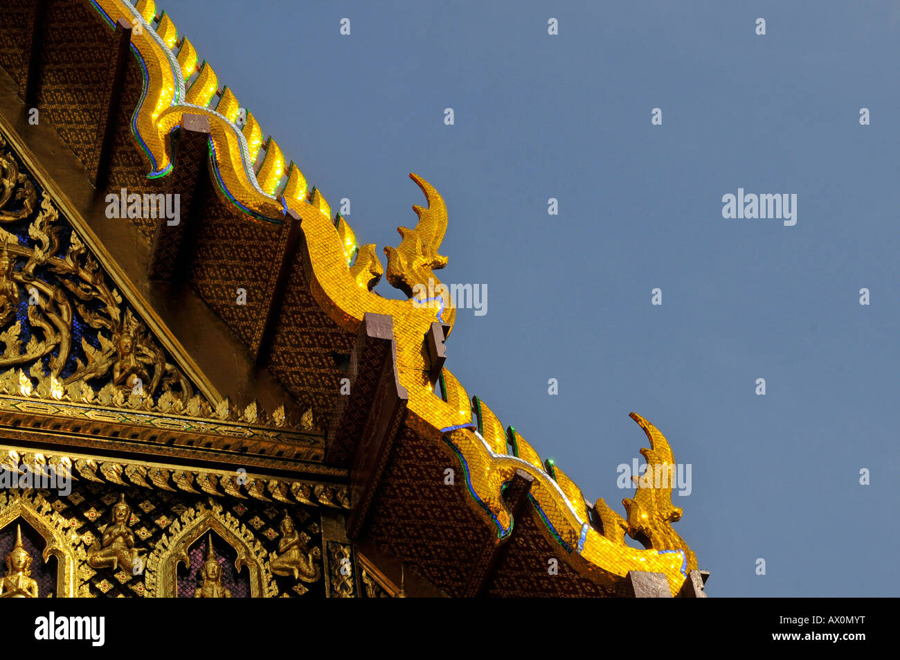 Chofah (Sky Tassel) at Hor Monthien Dharma, Wat Phra Kaeo Grand Palace ...