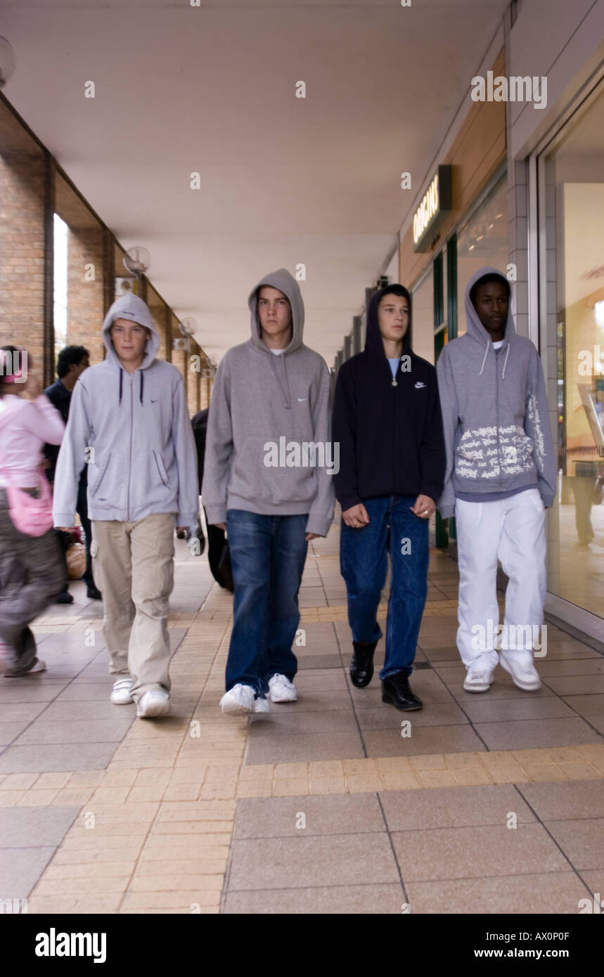 Youth london hoods hi-res stock photography and images - Alamy