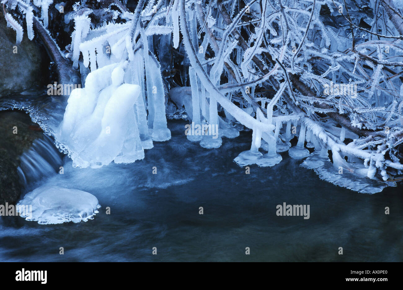 Frozen structures hi-res stock photography and images - Alamy
