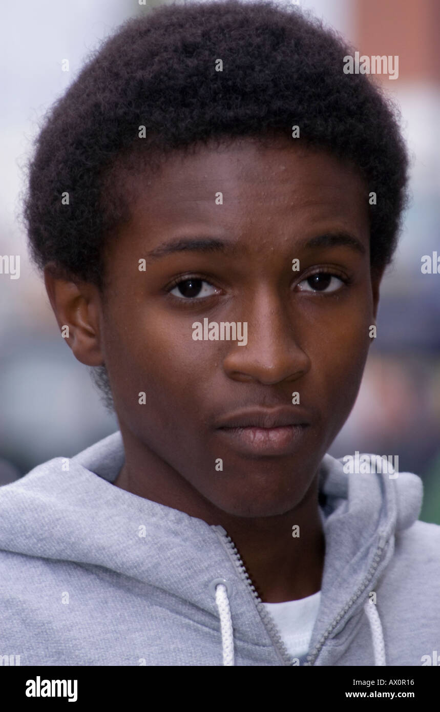 Youth london hoods hi-res stock photography and images - Alamy