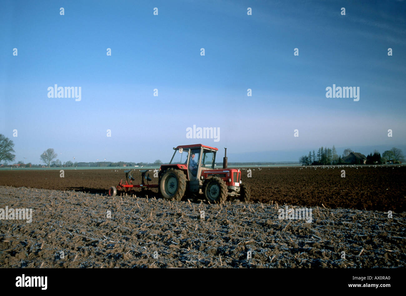 Farmers ploughing the land hi-res stock photography and images - Alamy