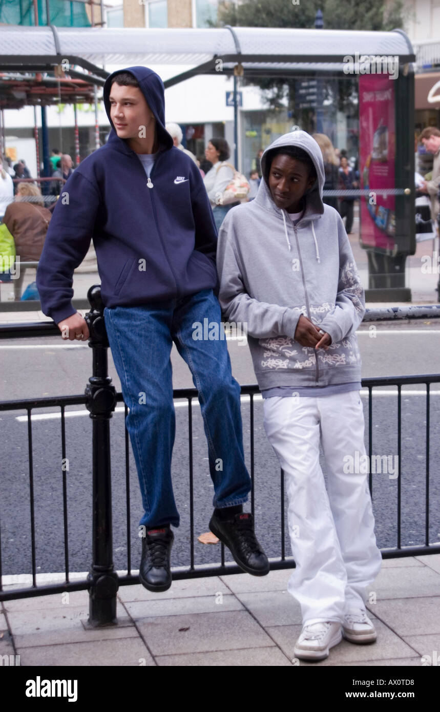 Youth london hoods hi-res stock photography and images - Alamy