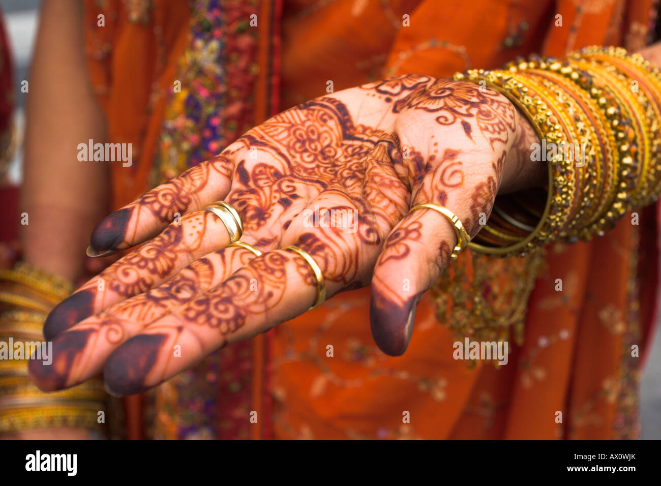 Emirati Henna Designs 2022