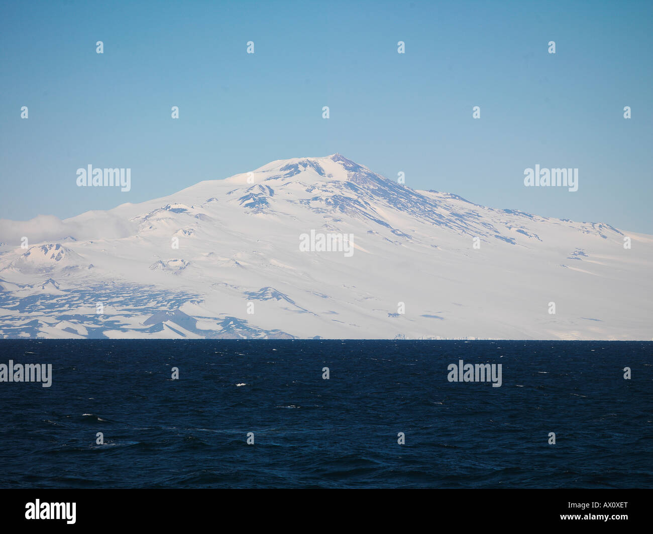 Mount melbourne volcano hi-res stock photography and images - Alamy