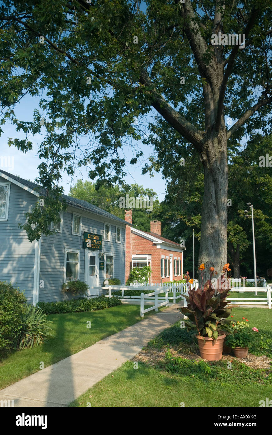 USA, Ohio, Milan, Edison Birthplace Museum, Redbrick cottage ...