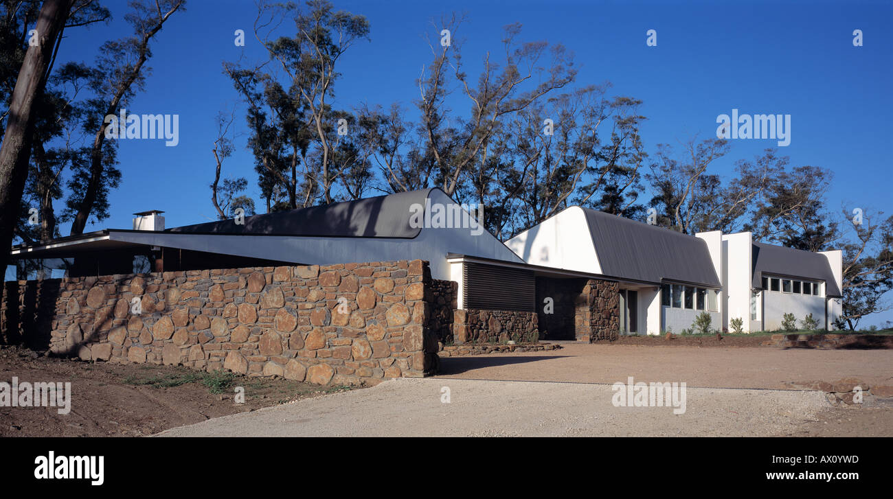 Domestic swimming pool australia hi-res stock photography and images ...