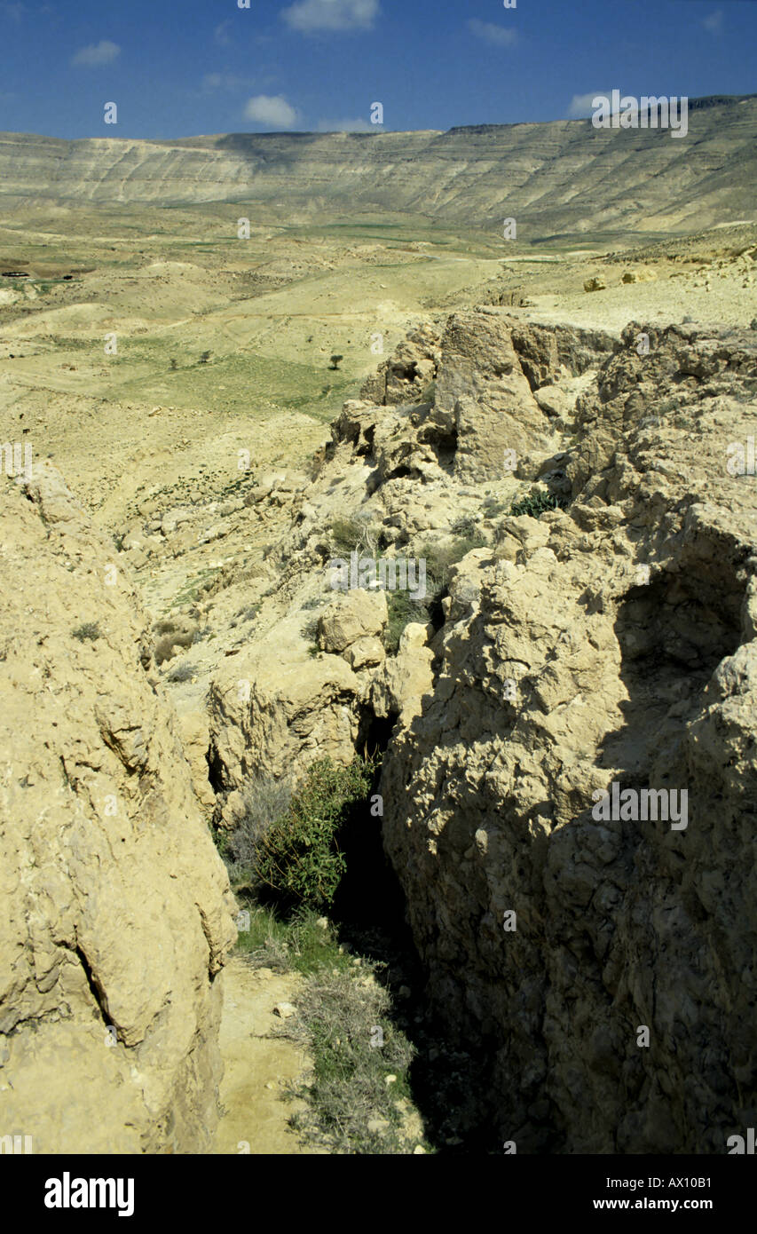 Jordan Arid Valley Between Tafila And Kerak Stock Photo - Alamy