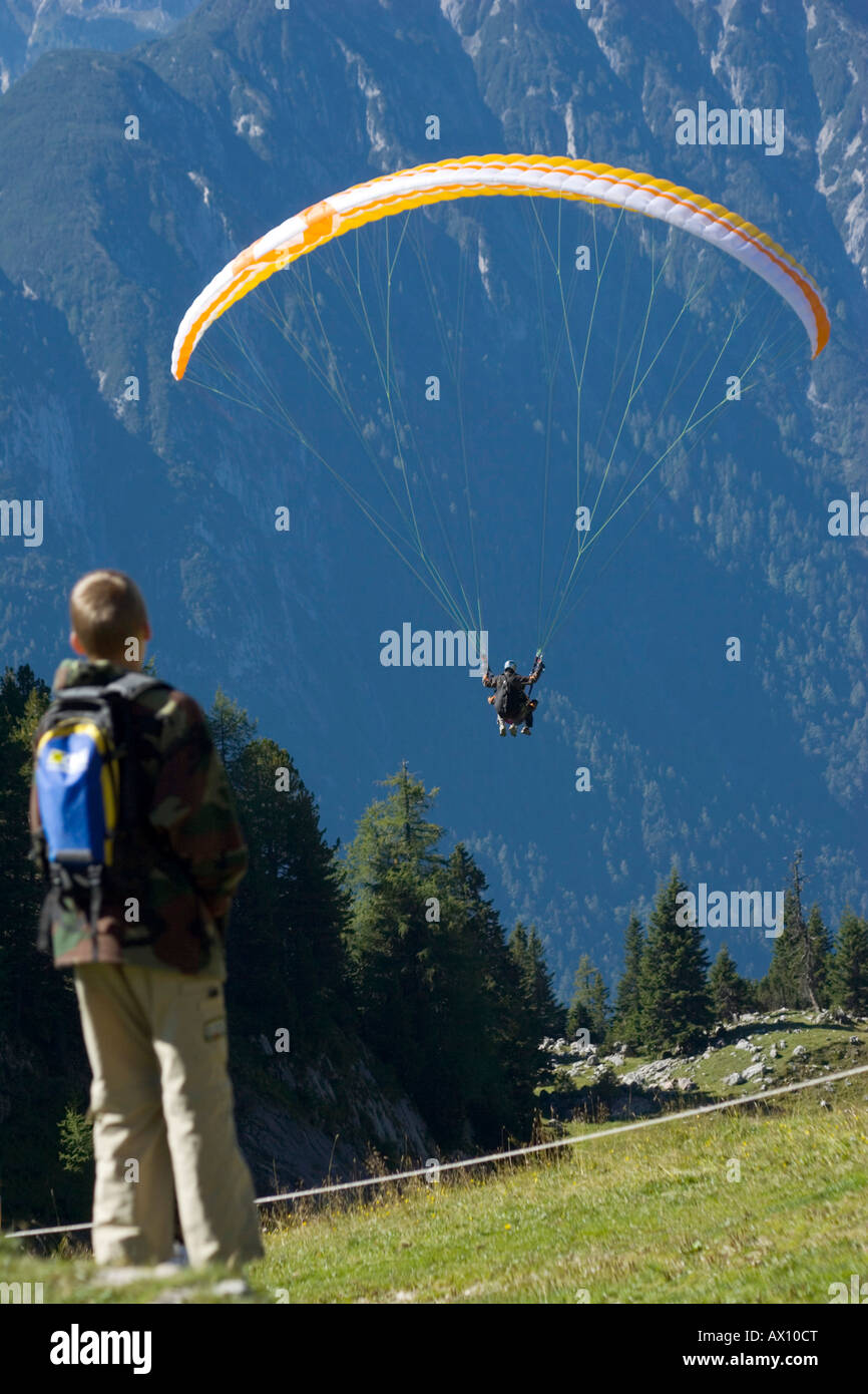 Tandem paragliding austria hi-res stock photography and images - Alamy