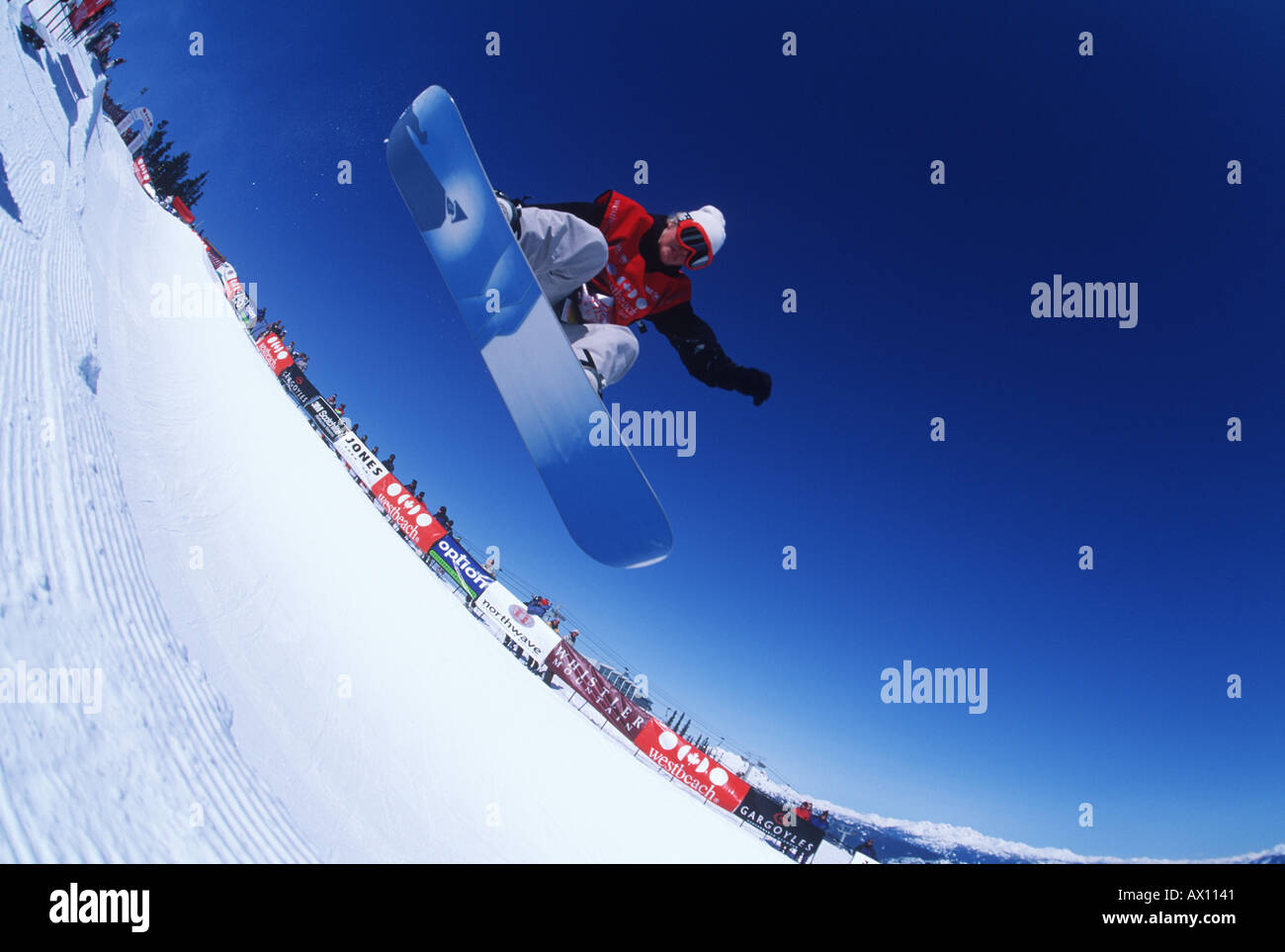 Snowboarder in half pipe competition hi-res stock photography and ...